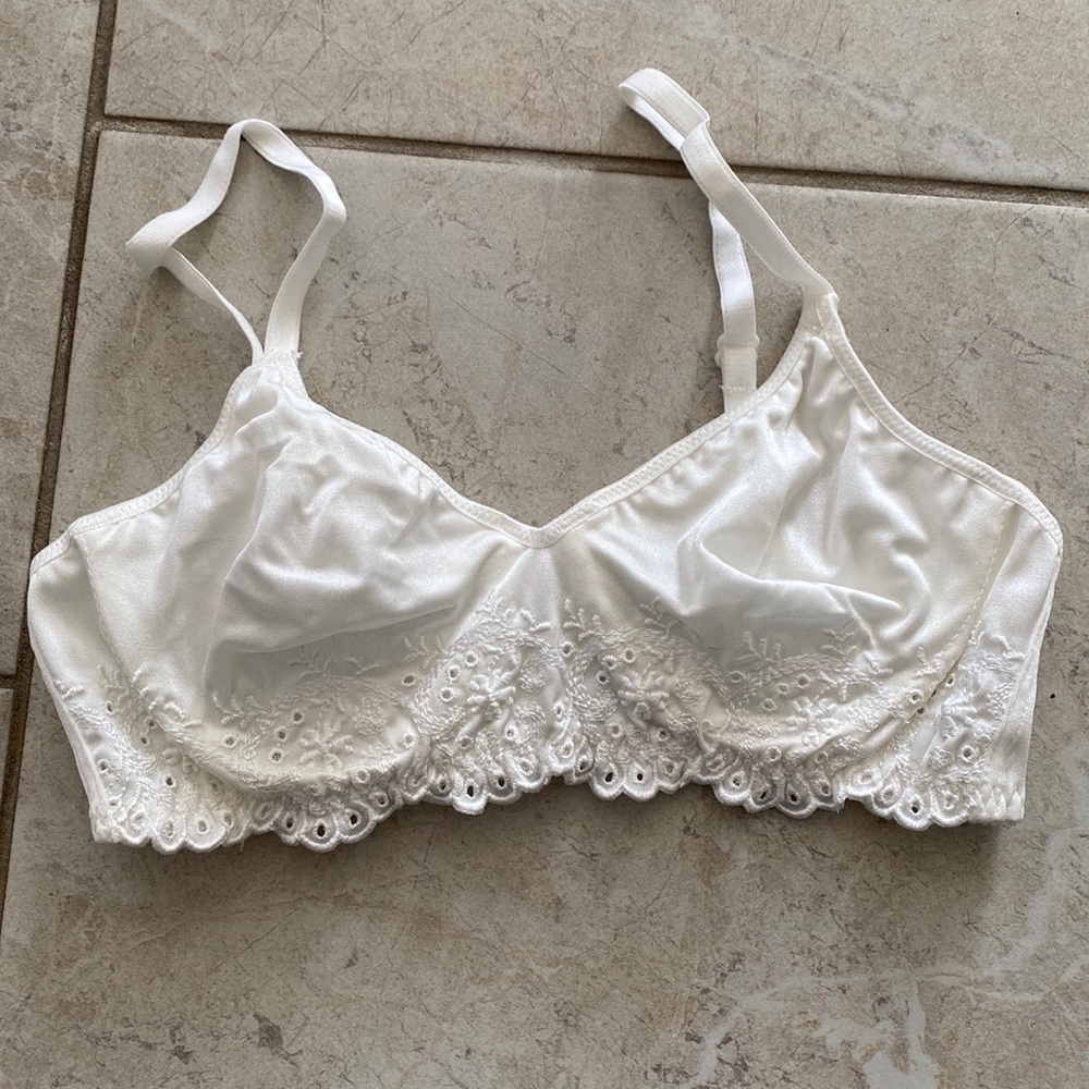 Olga Vintage White Mesh & Nylon Pinup Bra 36a - Gem